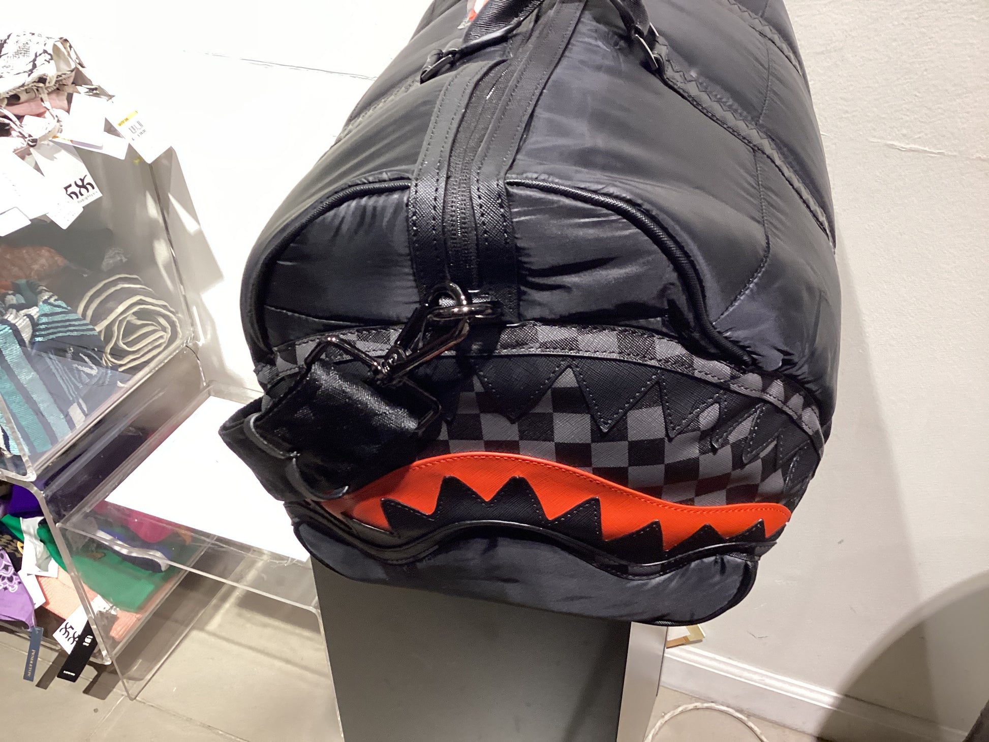 SPRAYGROUND: BLACK PUFFER DUFFLE BAG – 85 86 eightyfiveightysix